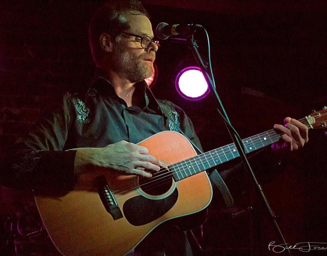 Arlington Musician Dexter Carlson | GigTown