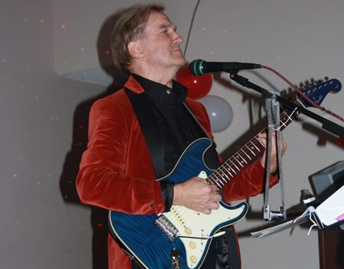 Van Nuys Musician Martin Thorpe aka "Starbird" | GigTown