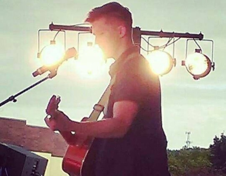 Spring Lake Musician Dylan Holmes | GigTown